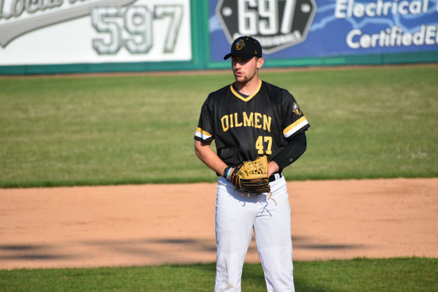 Oilmen Pull Away Early, Down Joliet